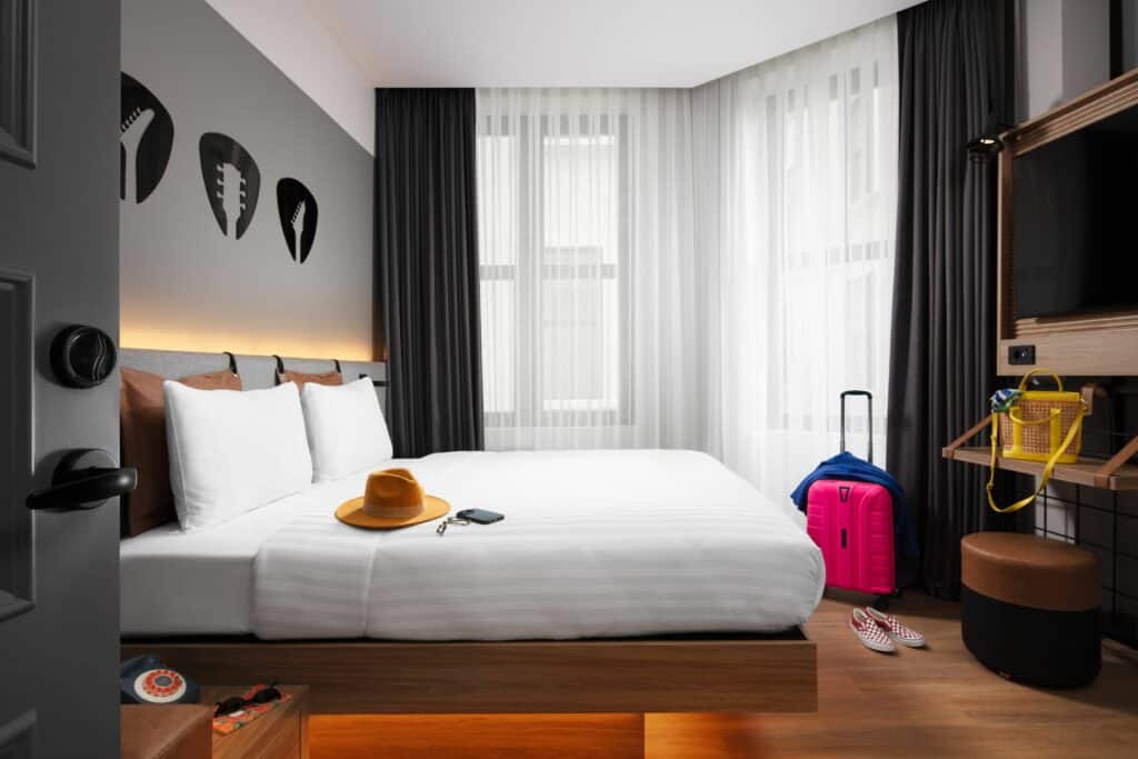 MOXY HOTELS DEBUTS ITS PLAYFUL SPIRIT IN TÜRKIYE WITH THE OPENING OF ...